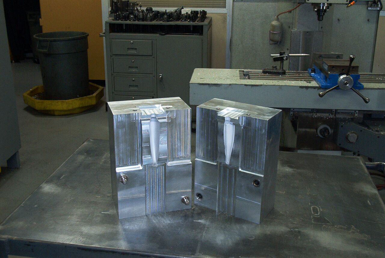 prototype blow mold 5_preview | monroemold